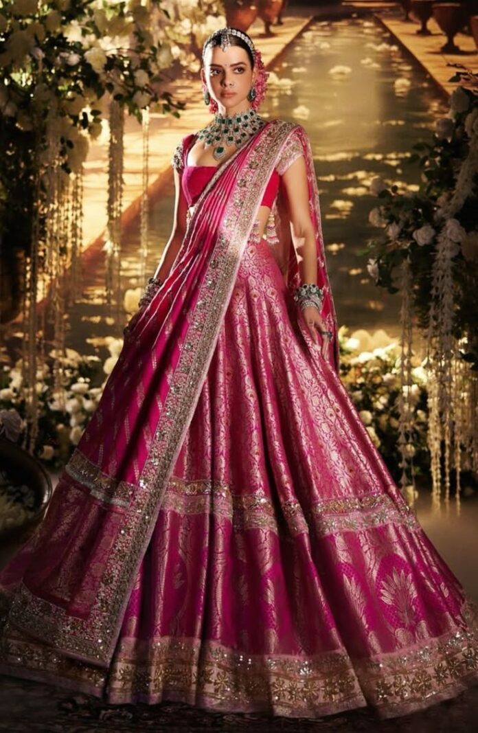 Lehenga, Jewellery and Hairstyle Guide for Skinny Brides 2025 - Wedding ...