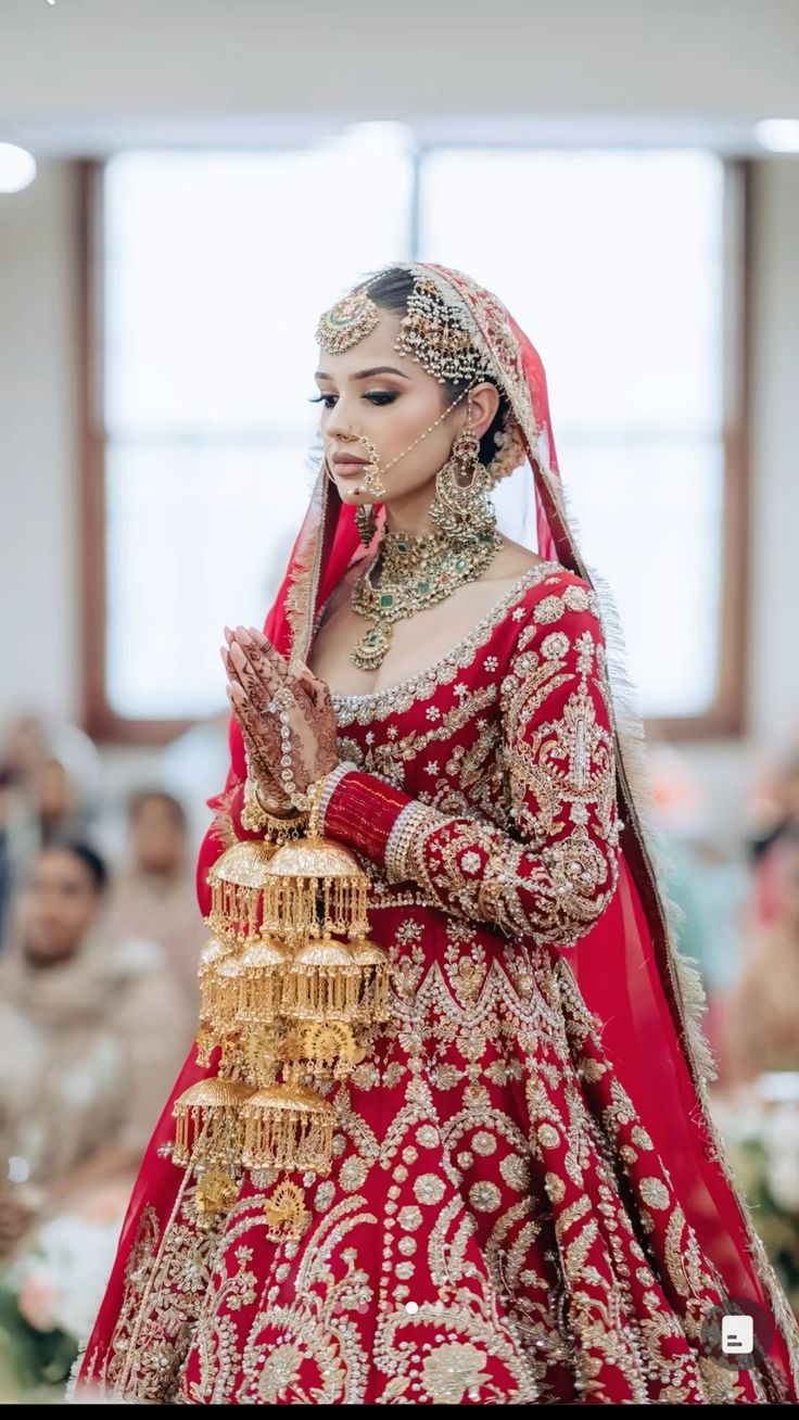 Lehenga, Jewellery and Hairstyle Guide for Skinny Brides 2025 - Wedding ...